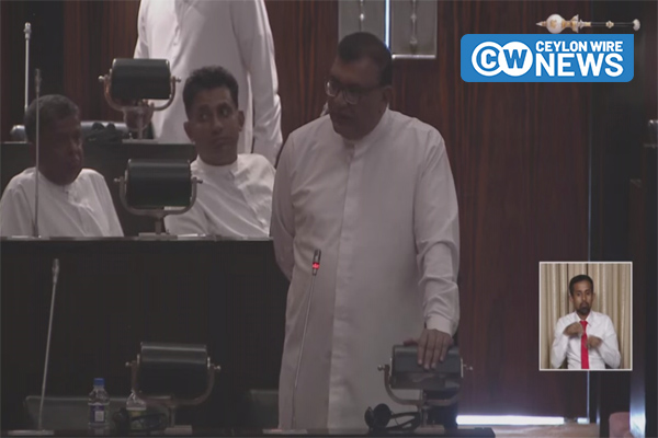 “මම ඩයනට ගහපු එකක් නැහැ – රෝහණත් එක්ක කුණුහරපෙන් බැනගන්නකොට ඒක නවත්තන්න ගියා විතරයි” – සුජිත් ...