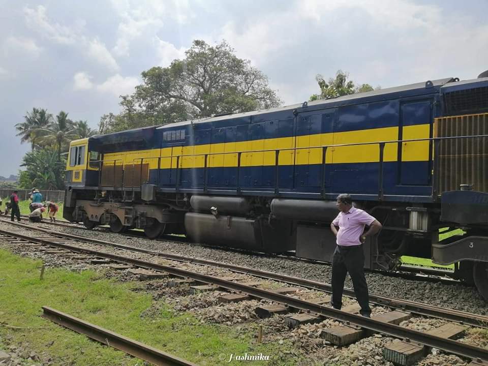 ප්‍රීමා කෝච්චිය රාගමදී පීලි පනී – CEYLONWIRE