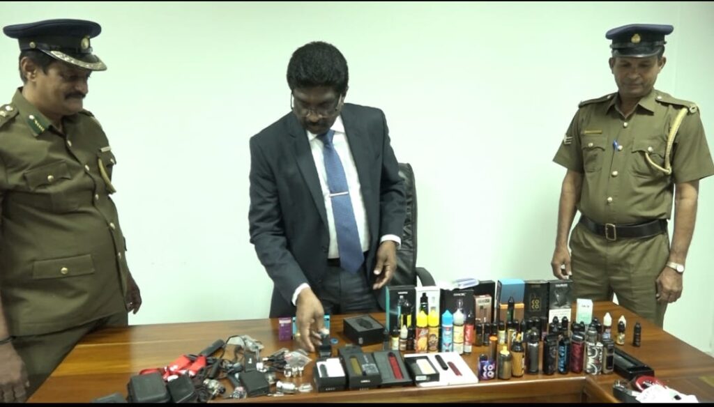 පිළිකාකාරක විද්‍යුත් දුම්වැටි දැන් රටට එන්නේ සුවඳ විලවුන්,ස්මාර්ට් ඔරලෝසු හැඩයෙන් – CEYLONWIRE