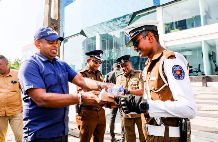 පොලිස්පති දේශබන්දු අවුරුදු කුමාරයා වෙයි – CEYLONWIRE