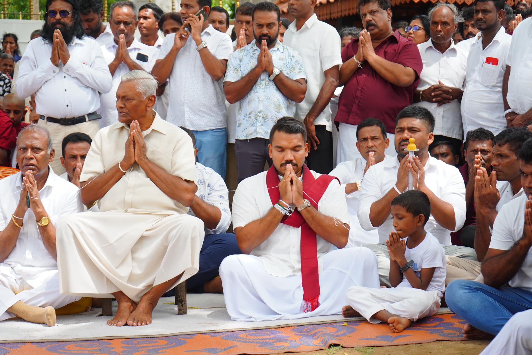 පොහොට්ටුවේ නාමල් අද කතරගම ගිහින් – CEYLONWIRE