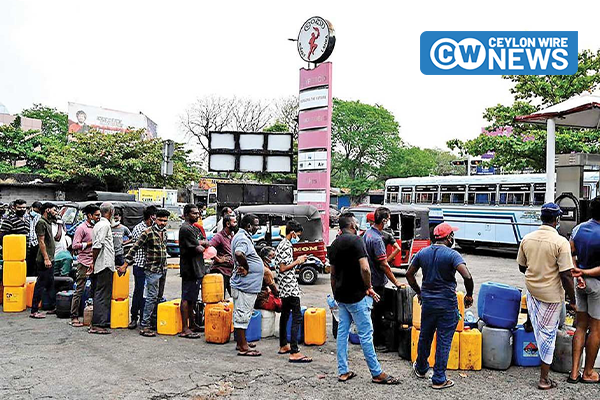 අපේක්ෂකයෙක් දිනවන්න තෙල් පෝලිමක් හදපු අයෙක් අත්අඩංගුවට – CEYLONWIRE