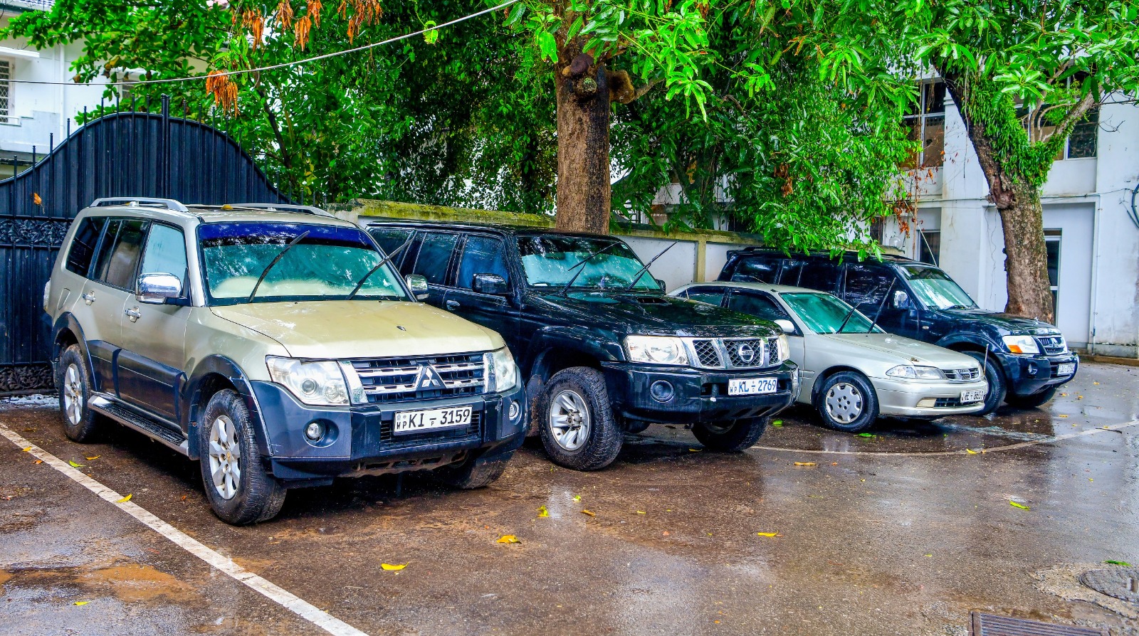 හමුදා සෙබළුන්ට ජනාධිපති කාර්යාලයෙන් වාහන – CEYLONWIRE